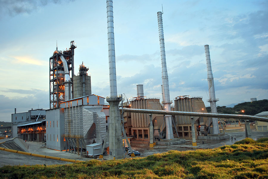 En 6 de las 7 plantas de cemento de RD hay capital dominicano